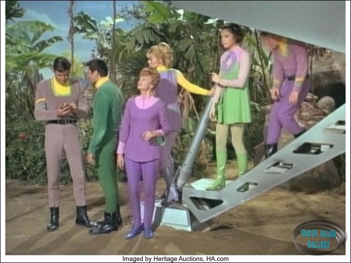 Maureen Robinson Season 3 Ensemble